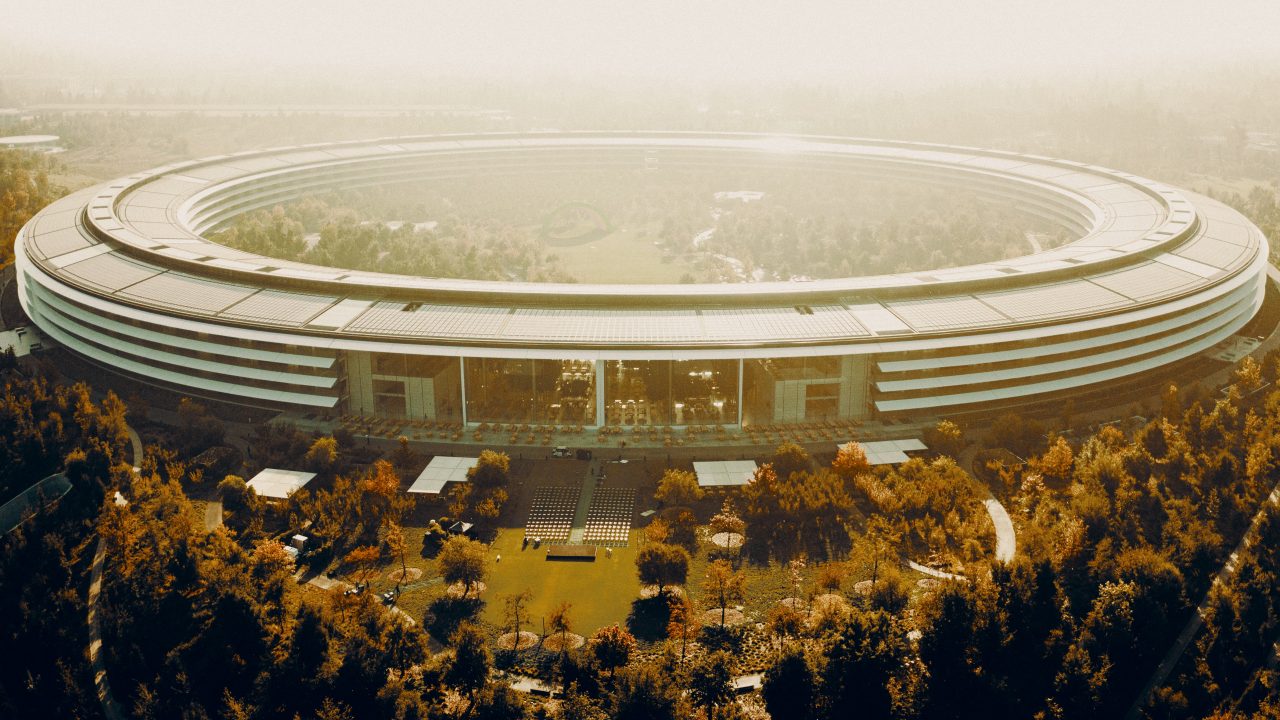 MOBIUS' THOUGHTS ON APPLE PARK - Mobius
